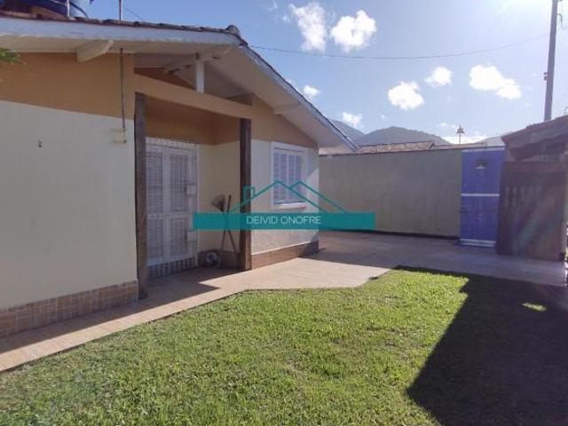 Casa com piscina a Venda no Bairro Massaguaçu em Caraguatatuba SP