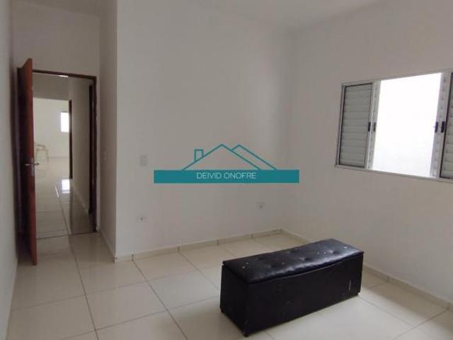 Casa com piscina a venda no Bairro Golfinho Caraguatatuba