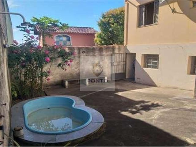 Casa com Piscina á venda no Bairro São Sebastião !