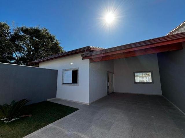 Casa com Piscina à Venda no Balneário Gaivota em Itanhaém 400m da Praia
