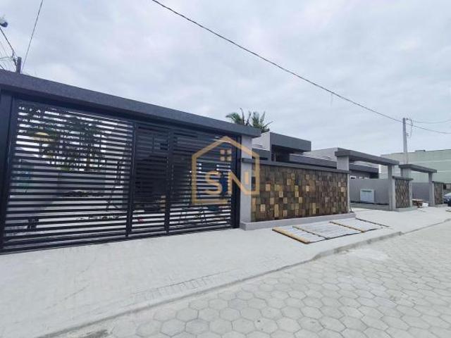 Casa com piscina à venda no Balneário Primavera