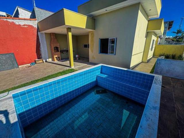 Casa com Piscina à Venda no Belas Artes em Itanhaém 700m da Praia