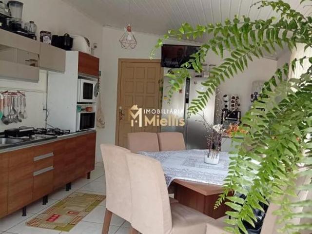 Casa com Piscina à Venda no Fiuza em Viamão 118m2
