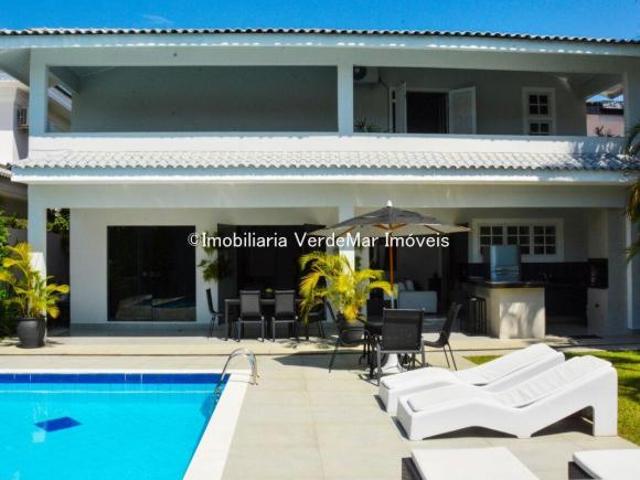 Casa com piscina À VENDA no Jardim Acapulco em Guarujá