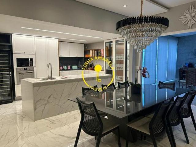Casa com piscina à venda no Jardim Guedala