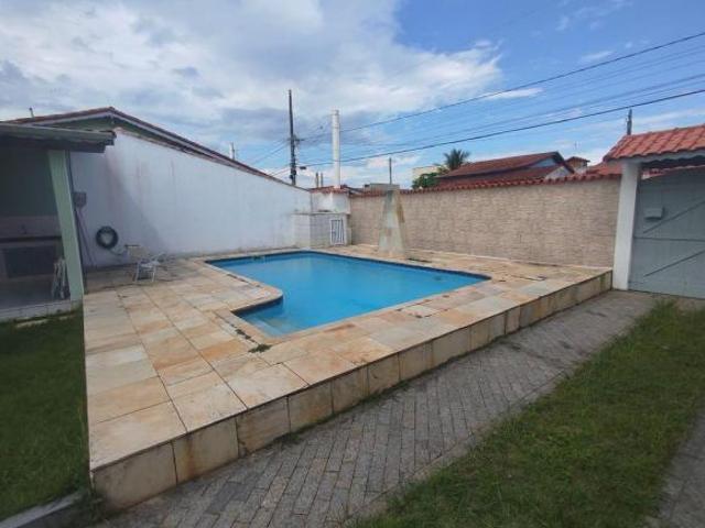 Casa com piscina a venda no Jardim Grandesp Itanhaem lado praia
