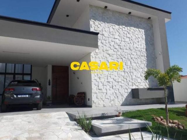 Casa com Piscina à Venda no Portal das Estrelas I, Boituva – 257m² e Fachada Moderna