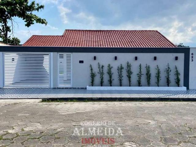 Casa com piscina a venda na praia