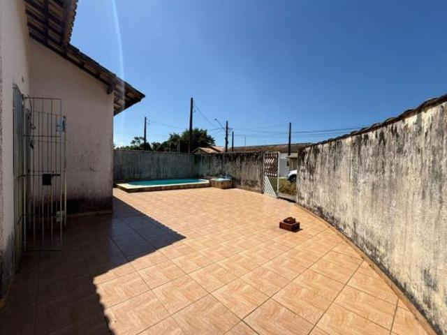 CASA COM PISCINA A VENDA NA PRAIA EM ITANHAÉM