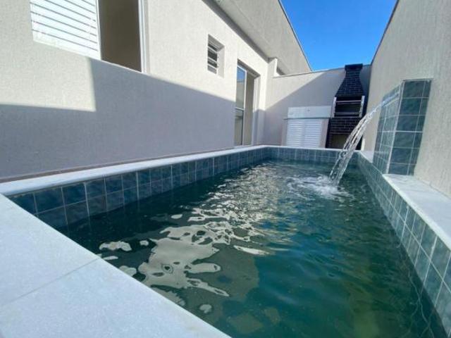 CASA COM PISCINA A VENDA NA PRAIA EM ITANHAÉM