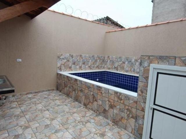 CASA COM PISCINA A VENDA NA PRAIA EM ITANHAÉM