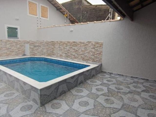 CASA COM PISCINA A VENDA NA PRAIA EM ITANHAÉM