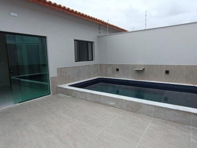 CASA COM PISCINA A VENDA NA PRAIA EM ITANHAÉM
