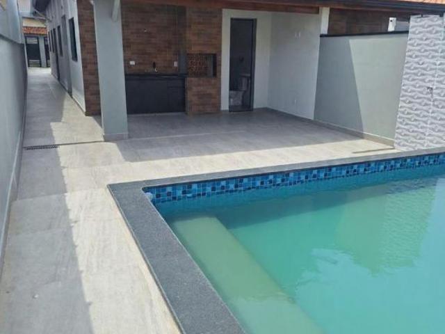 CASA COM PISCINA A VENDA NA PRAIA EM ITANHAÉM