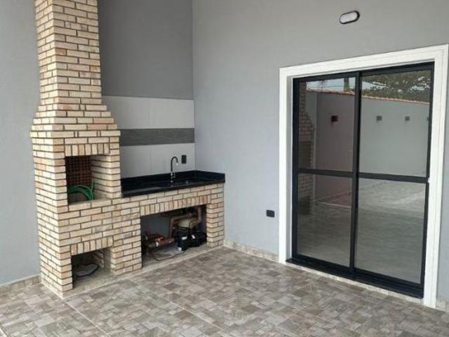 CASA COM PISCINA A VENDA NA PRAIA EM ITANHAÉM