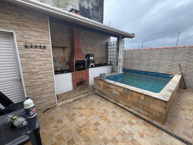 CASA COM PISCINA A VENDA NA PRAIA EM ITANHAÉM