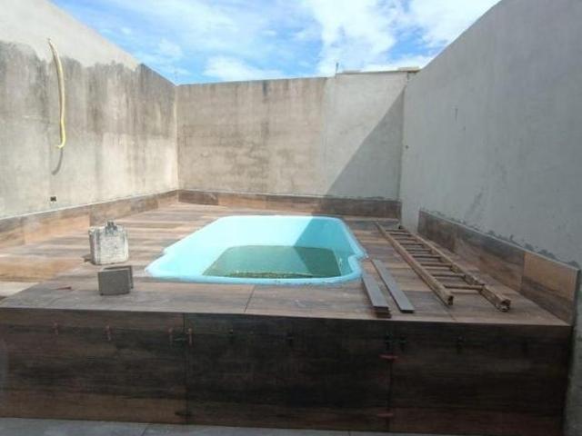 CASA COM PISCINA A VENDA NA PRAIA EM ITANHAÉM