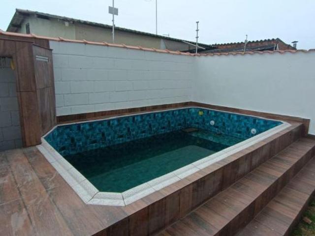 CASA COM PISCINA A VENDA NA PRAIA EM ITANHAÉM