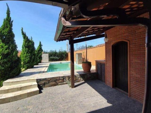 CASA COM PISCINA A VENDA NA PRAIA EM ITANHAÉM