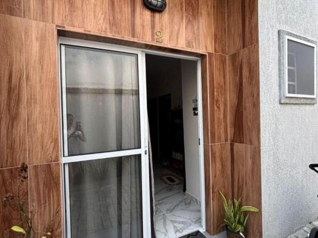 CASA COM PISCINA A VENDA NA PRAIA EM ITANHAÉM