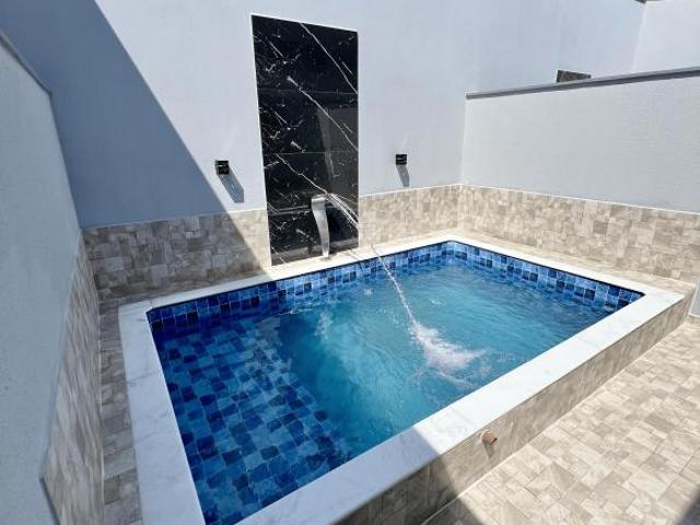 CASA COM PISCINA A VENDA NA PRAIA EM ITANHAÉM