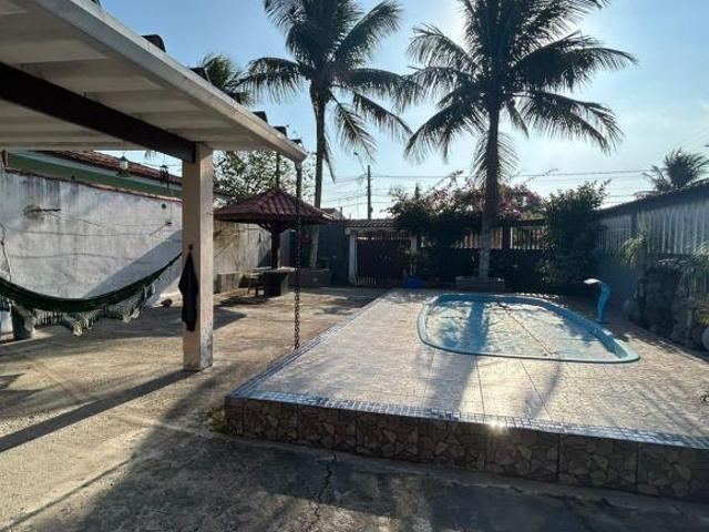 CASA COM PISCINA A VENDA NA PRAIA EM ITANHAÉM/SP