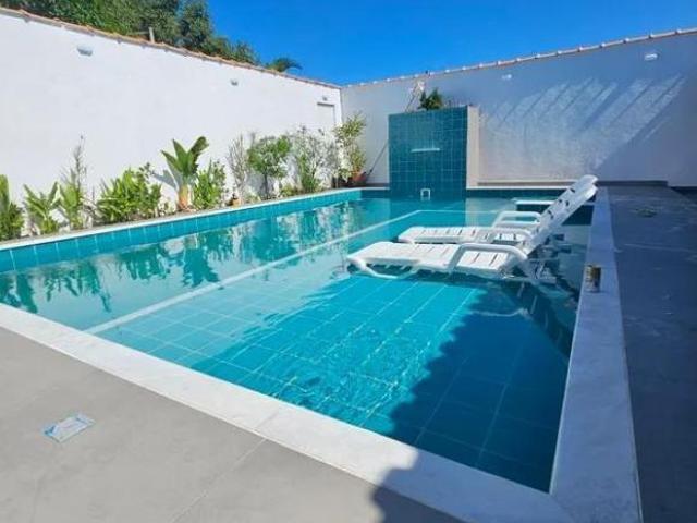 CASA COM PISCINA A VENDA NA PRAIA EM ITANHAÉM/SP
