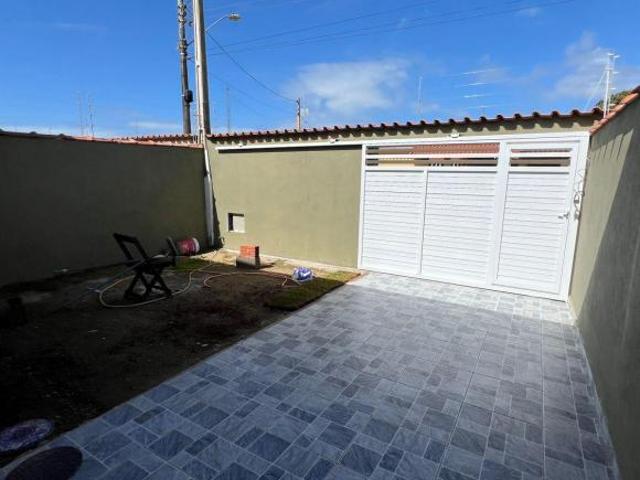 CASA COM PISCINA A VENDA NA PRAIA EM ITANHAÉM/SP