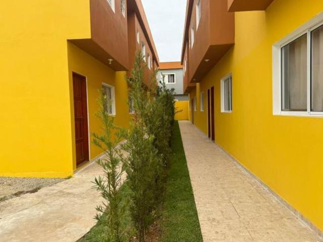 CASA COM PISCINA A VENDA NA PRAIA EM ITANHAÉM/SP