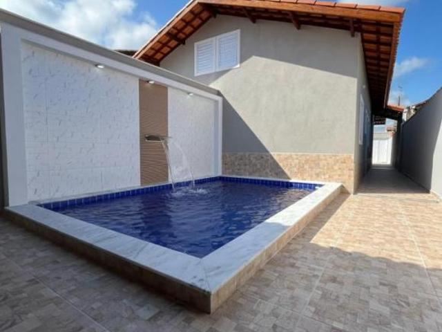 CASA COM PISCINA A VENDA NA PRAIA EM ITANHAÉM/SP
