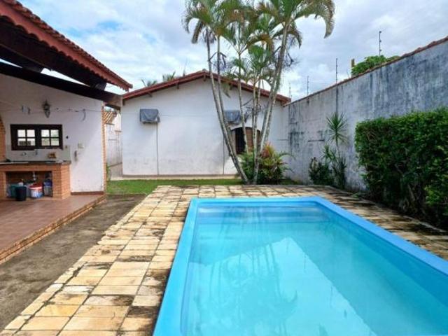 CASA COM PISCINA A VENDA NA PRAIA EM ITANHAÉM/SP