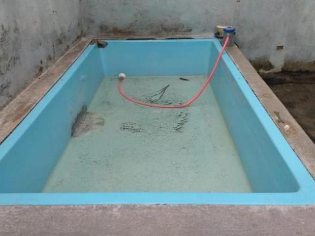 CASA COM PISCINA A VENDA NA PRAIA EM ITANHAÉM/SP