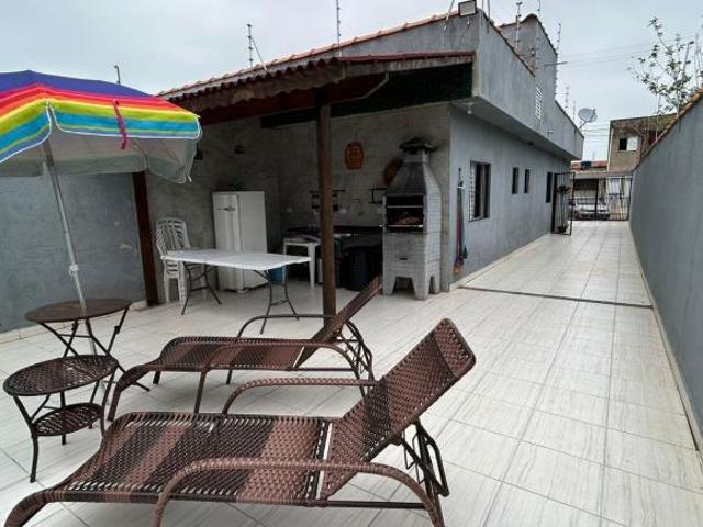 CASA COM PISCINA A VENDA NA PRAIA EM ITANHAÉM/SP
