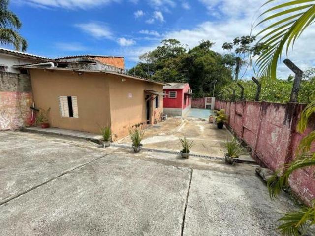 CASA COM PISCINA A VENDA NA PRAIA EM ITANHAÉM/SP