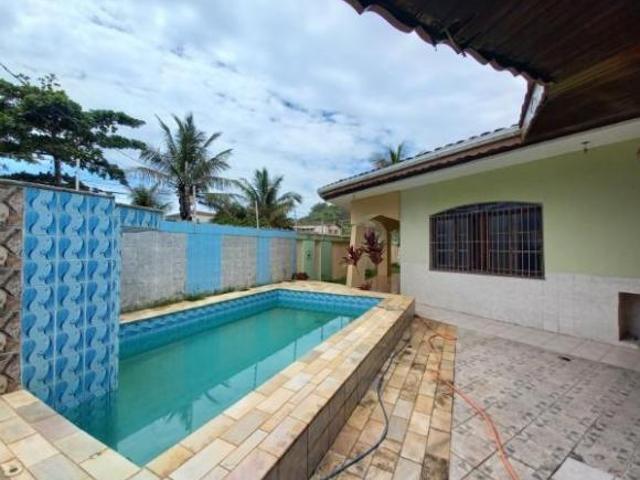 CASA COM PISCINA A VENDA NA PRAIA EM ITANHAÉM/SP