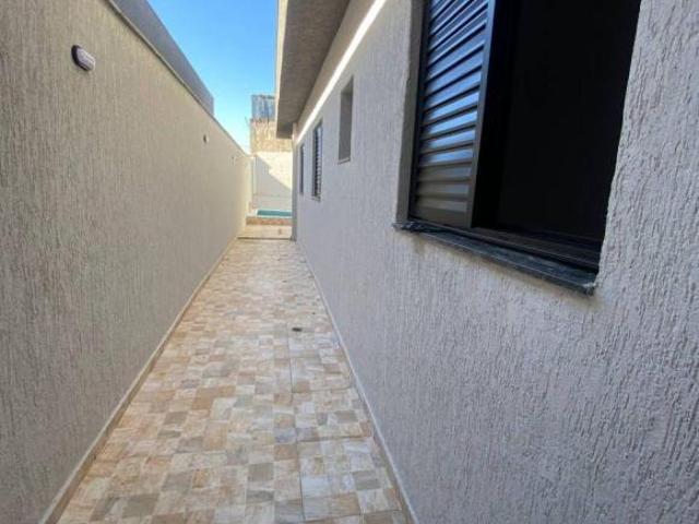 CASA COM PISCINA A VENDA NA PRAIA EM ITANHAÉM/SP