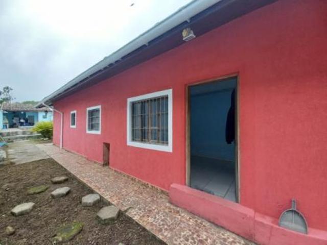 CASA COM PISCINA A VENDA NA PRAIA EM ITANHAÉM/SP