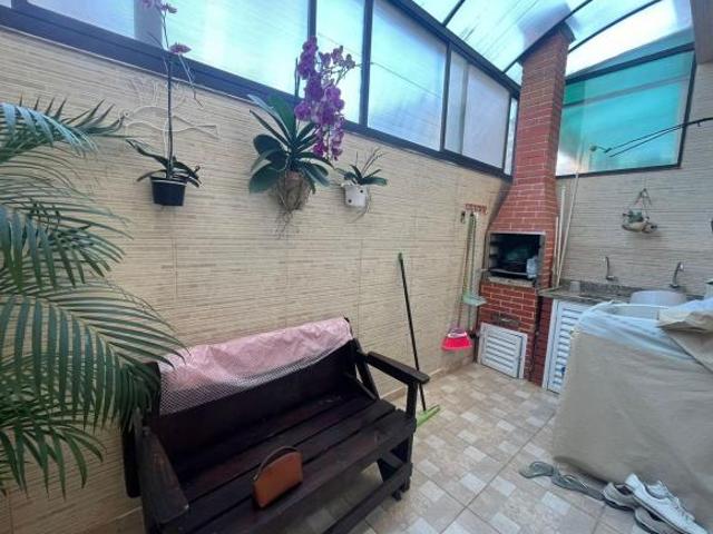 CASA COM PISCINA A VENDA NA PRAIA EM ITANHAÉM/SP