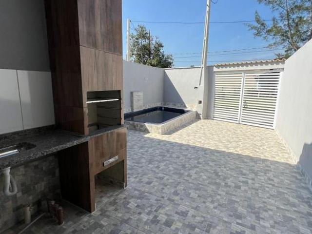 CASA COM PISCINA A VENDA NA PRAIA EM ITANHAÉM/SP