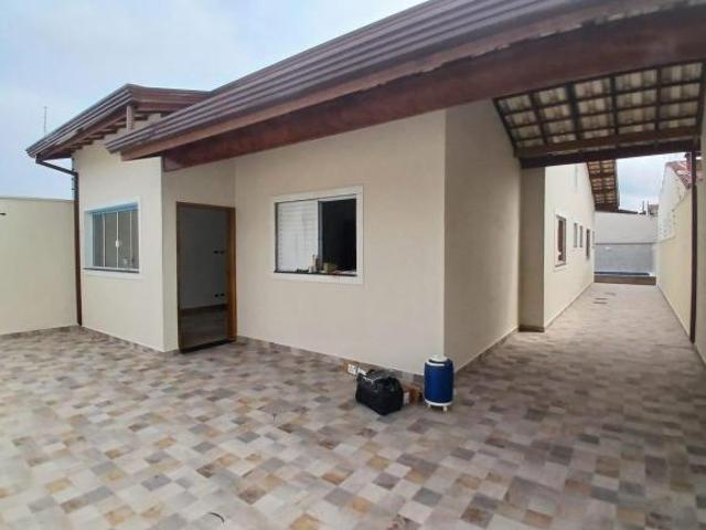 CASA COM PISCINA A VENDA NA PRAIA EM ITANHAÉM/SP