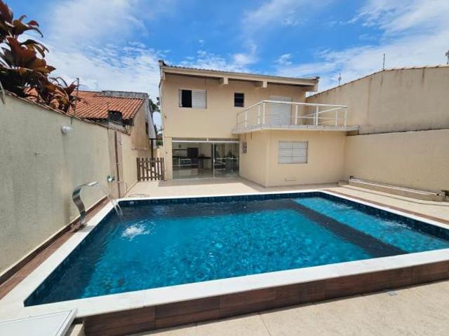 CASA COM PISCINA A VENDA NA PRAIA EM ITANHAÉM/SP