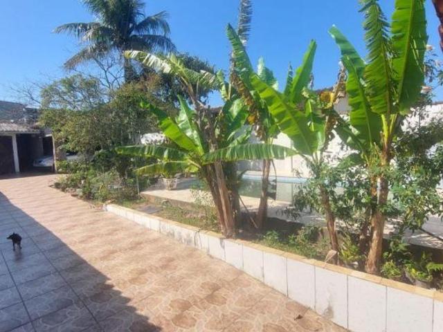 CASA COM PISCINA A VENDA NA PRAIA EM ITANHAÉM/SP