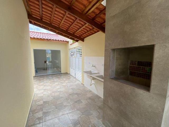 CASA COM PISCINA A VENDA NA PRAIA EM ITANHAÉM/SP
