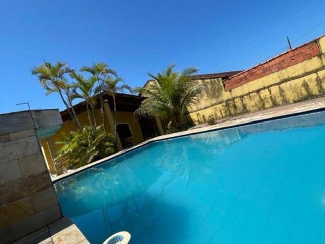 CASA COM PISCINA A VENDA NA PRAIA EM ITANHAÉM/SP