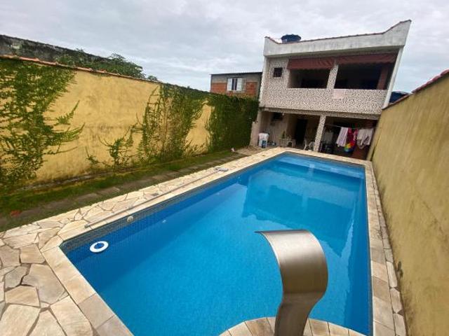 CASA COM PISCINA A VENDA NA PRAIA EM ITANHAÉM/SP