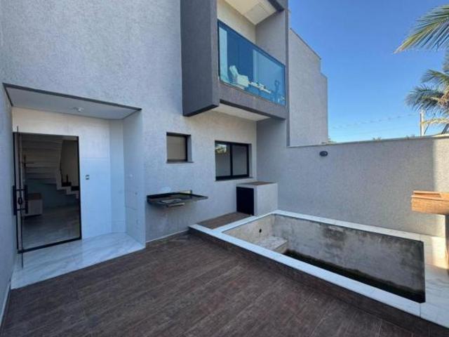CASA COM PISCINA A VENDA NA PRAIA EM ITANHAÉM/SP