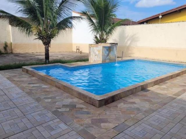 CASA COM PISCINA A VENDA NA PRAIA EM ITANHAÉM/SP