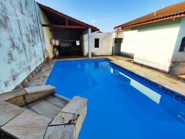 CASA COM PISCINA A VENDA NA PRAIA EM ITANHAÉM/SP