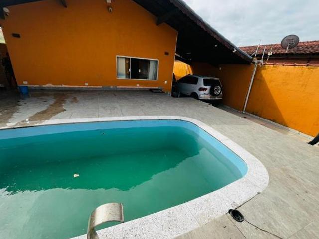 CASA COM PISCINA A VENDA NA PRAIA EM ITANHAÉM/SP