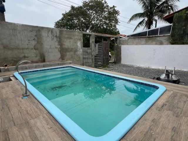 CASA COM PISCINA A VENDA NA PRAIA EM ITANHAÉM/SP